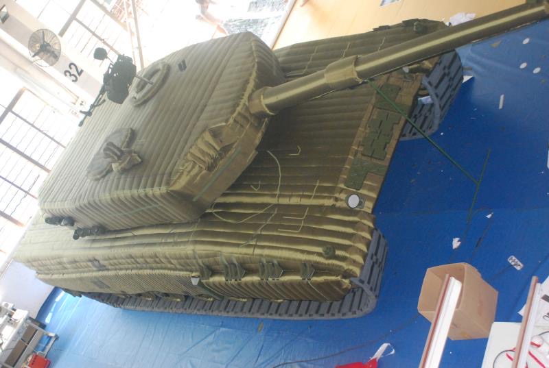 Inflatable Military Decoy Tank - Rc Blimp | Balloon Light | Grip Cloud ...
